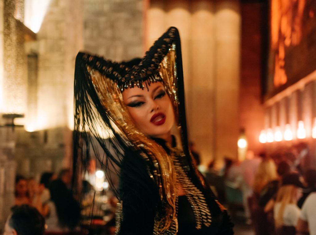 Flaming Duck - Hutong